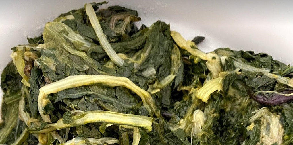 Boiled Greens (Horta Vrasta) - Greek Keto